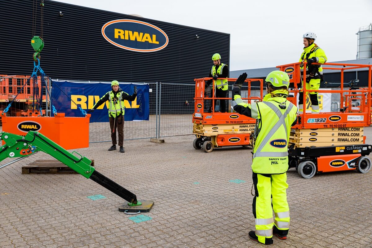 MEWP Spotter Riwal Safety Training MEWP Spotter Riwal Safety Training