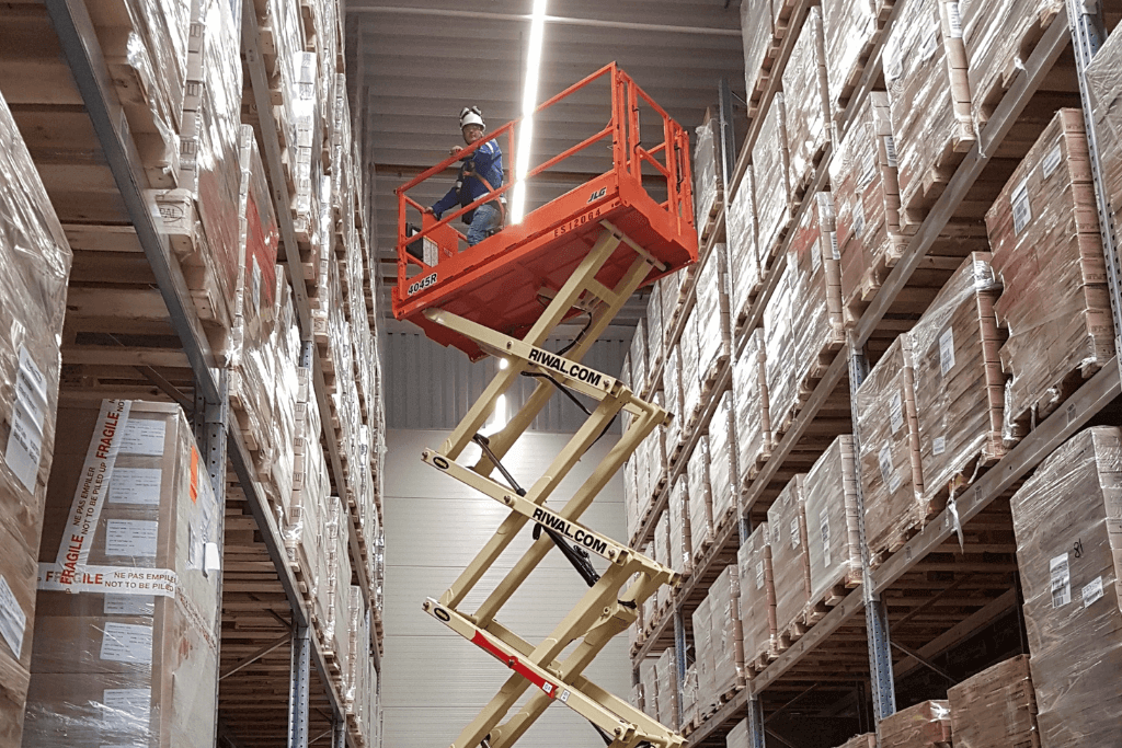 Logistics and Storage - Riwal - Global