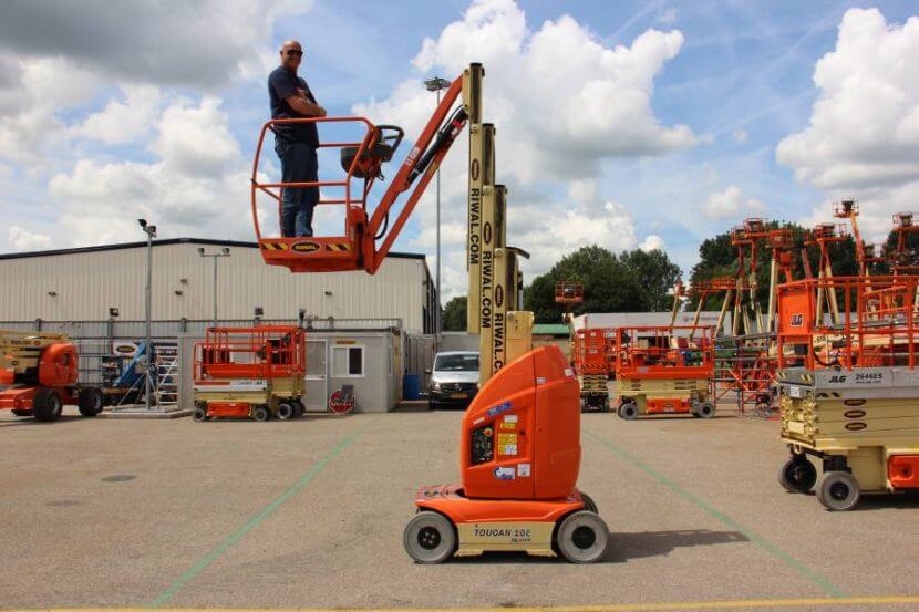 Vertical lift - Riwal - Global