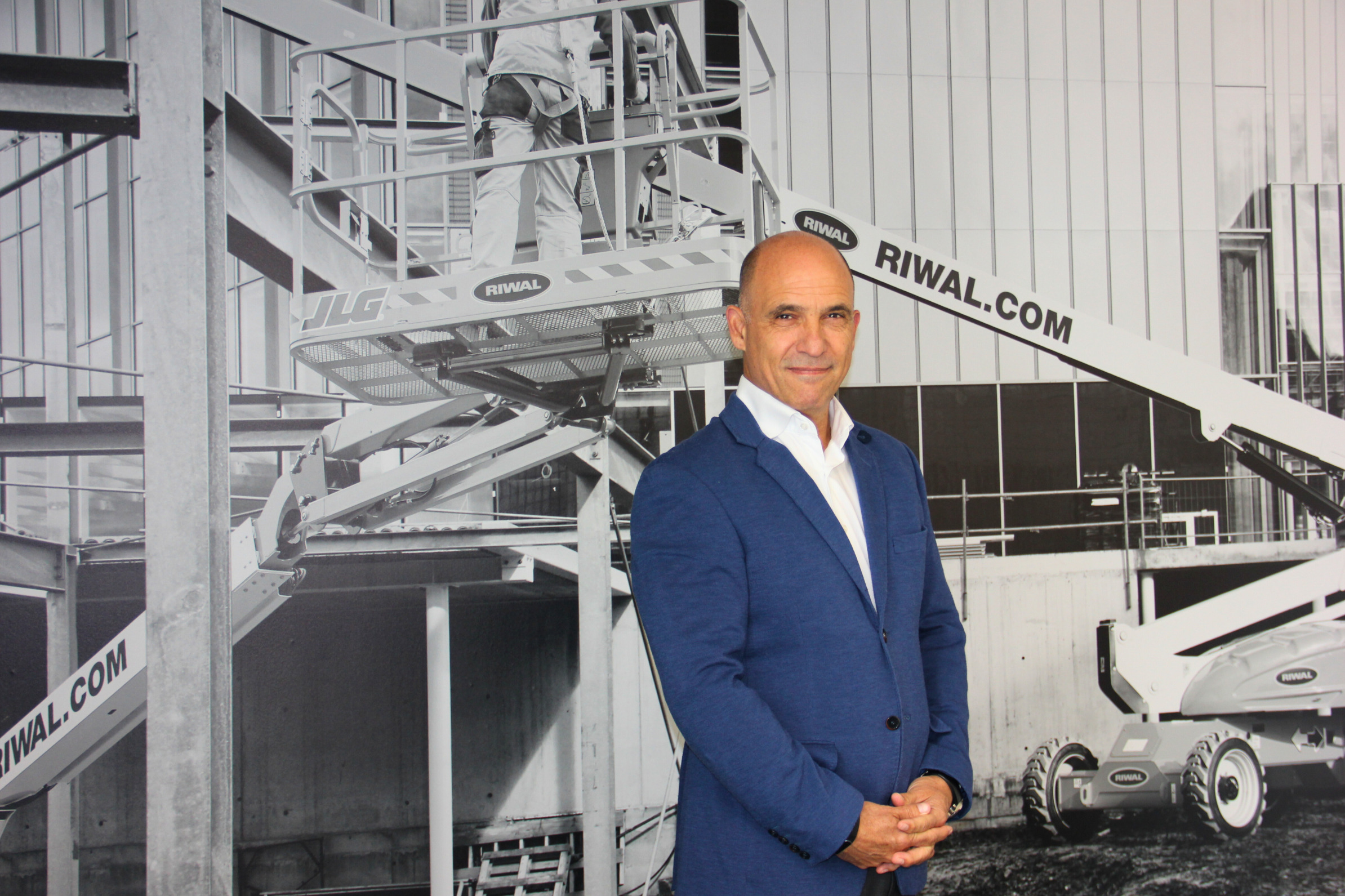 Pedro Torres, CEO of Riwal, will step down from his position